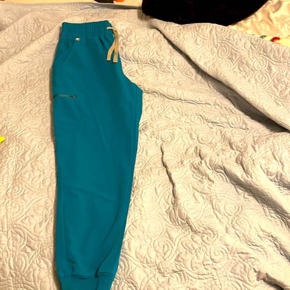 Figs | Other | Figs Hw Zamora With The Scrunchy Waistband Medium | Poshmark